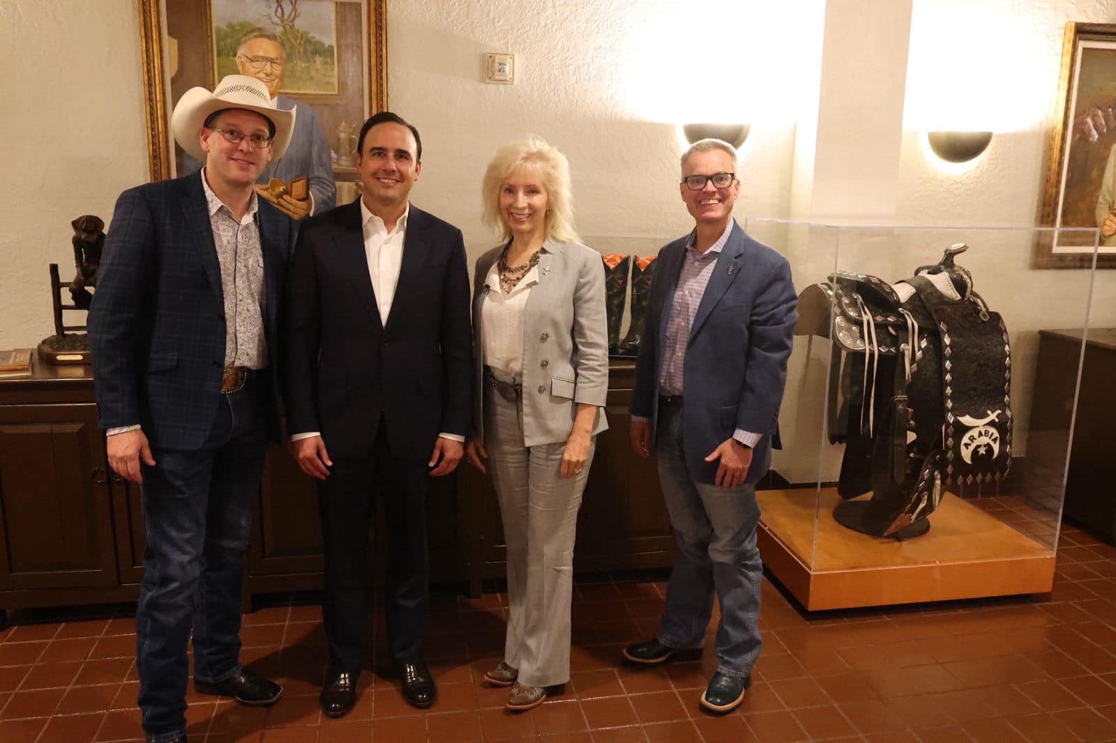 REUNIÓN EN LAS INSTALACIONES DEL RODEO MÁS GRANDE DEL MUNDO: MANOLO ...